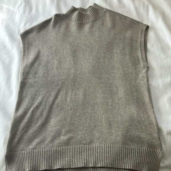 Cyrus | Sweaters | Oversize Greige Knit Sleeveless Sweater | Poshmark